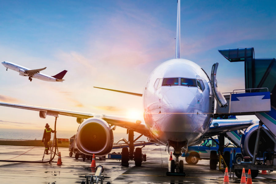 4 Reasons Why an Online Aviation Management Degree is Worth Your ...